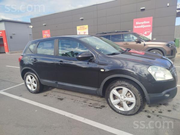 Black Nissan Qashqai 2009 in Ogre, with an engine capacity of 1.50 L and mileage of 237 thousand km for 3900 €, photo 7 on AUTOMOTO.COM.LV