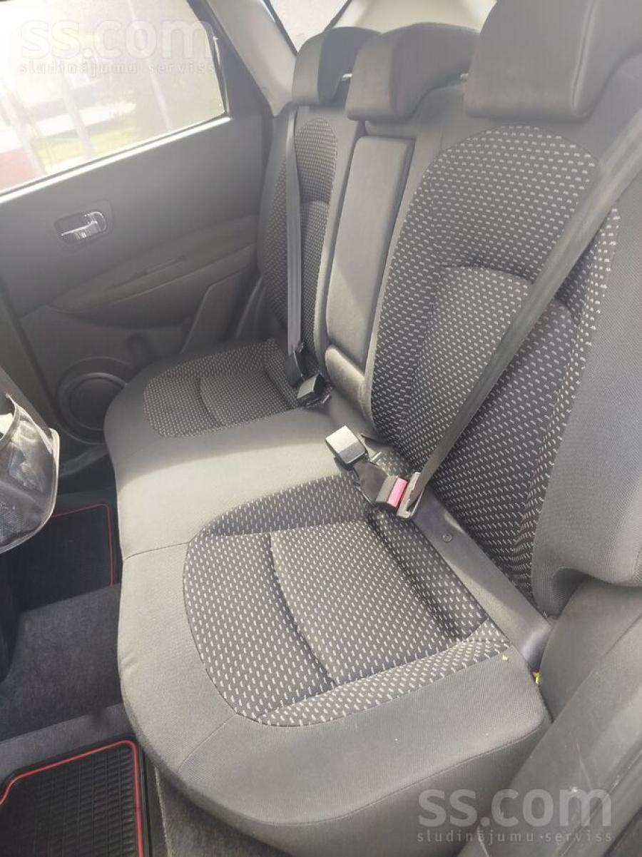 Melns Nissan Qashqai 2009 Ogre, ar dzinēja tilpumu 1.50 L un nobraukumu 237 tūkst. km par 3900 €, foto 10 vietnē AUTOMOTO.COM.LV