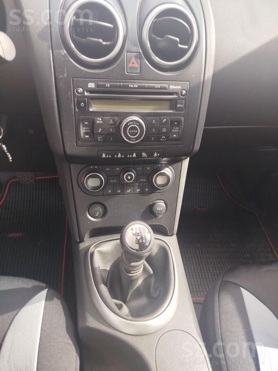 Melns Nissan Qashqai 2009 Ogre, ar dzinēja tilpumu 1.50 L un nobraukumu 237 tūkst. km par 3900 €, foto 13 vietnē AUTOMOTO.COM.LV