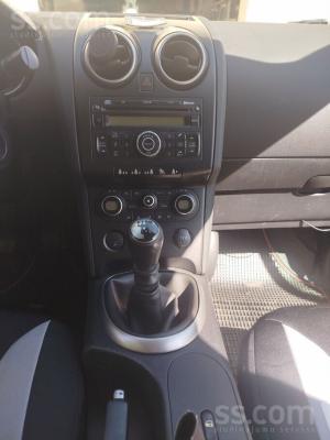 Melns Nissan Qashqai 2009 Ogre, ar dzinēja tilpumu 1.50 L un nobraukumu 237 tūkst. km par 3900 €, foto 21 vietnē AUTOMOTO.COM.LV