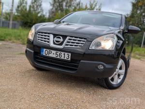 Black Nissan Qashqai 2009 in Riga, with an engine capacity of 1.50 L and mileage of 230 thousand km for 3800 €, photo 3 on AUTOMOTO.COM.LV