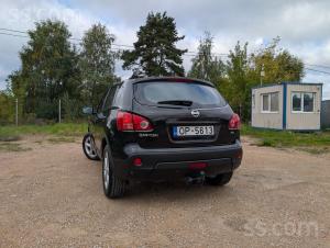 Black Nissan Qashqai 2009 in Riga, with an engine capacity of 1.50 L and mileage of 230 thousand km for 3800 €, photo 12 on AUTOMOTO.COM.LV