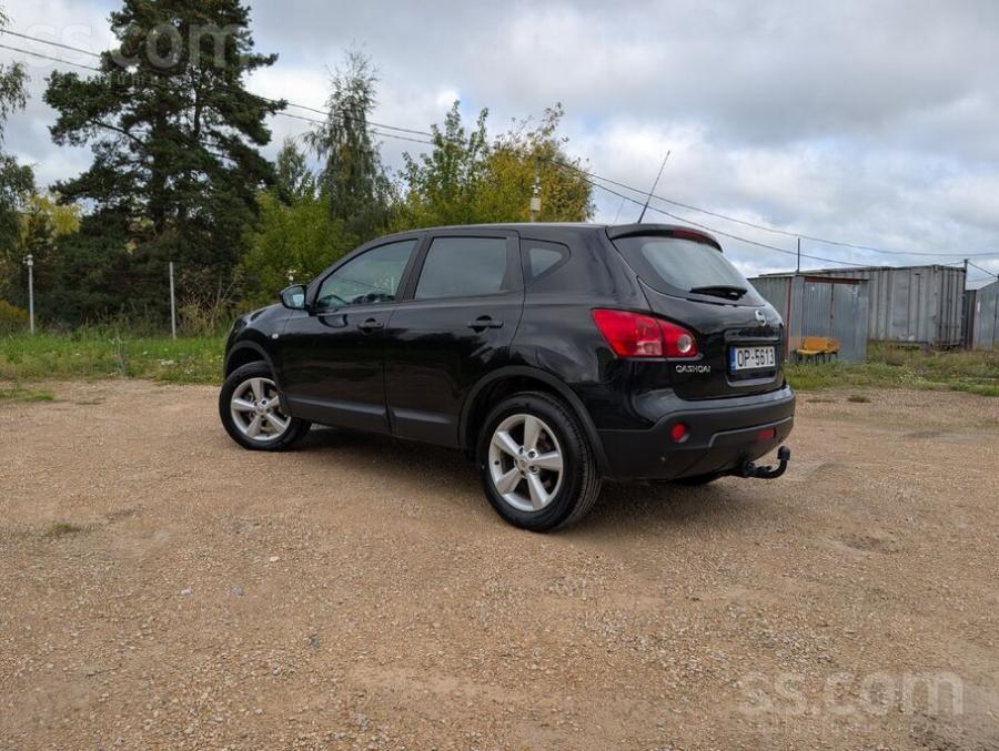 Black Nissan Qashqai 2009 in Riga, with an engine capacity of 1.50 L and mileage of 230 thousand km for 3800 €, photo 13 on AUTOMOTO.COM.LV