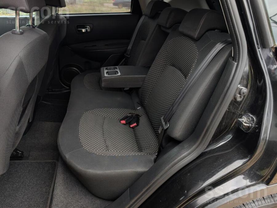 Black Nissan Qashqai 2009 in Riga, with an engine capacity of 1.50 L and mileage of 230 thousand km for 3800 €, photo 17 on AUTOMOTO.COM.LV