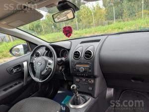 Black Nissan Qashqai 2009 in Riga, with an engine capacity of 1.50 L and mileage of 230 thousand km for 3800 €, photo 18 on AUTOMOTO.COM.LV