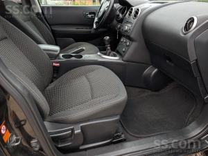 Black Nissan Qashqai 2009 in Riga, with an engine capacity of 1.50 L and mileage of 230 thousand km for 3800 €, photo 19 on AUTOMOTO.COM.LV