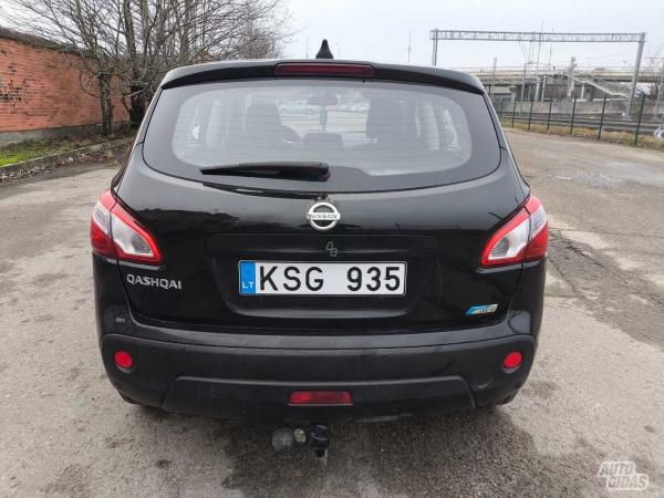 Black Nissan Qashqai 2010 in Siauliai, with an engine capacity of 1.50 L and mileage of 247 thousand km for 4900 €, photo 5 on AUTOMOTO.COM.LV