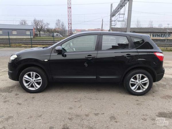 Black Nissan Qashqai 2010 in Siauliai, with an engine capacity of 1.50 L and mileage of 247 thousand km for 4900 €, photo 8 on AUTOMOTO.COM.LV