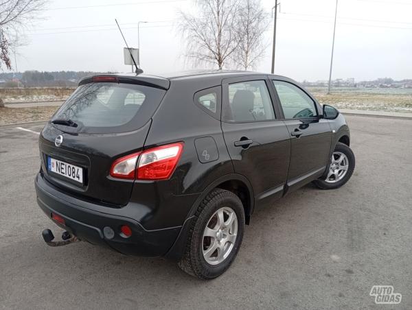 Black Nissan Qashqai 2010 in Vilnius, with an engine capacity of 1.60 L and mileage of 274 thousand km for 4950 €, photo 5 on AUTOMOTO.COM.LV