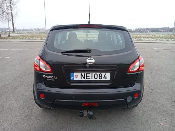 Black Nissan Qashqai 2010 in Vilnius, with an engine capacity of 1.60 L and mileage of 274 thousand km for 4950 €, photo 6 on AUTOMOTO.COM.LV