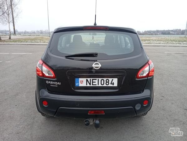 Black Nissan Qashqai 2010 in Vilnius, with an engine capacity of 1.60 L and mileage of 274 thousand km for 5100 €, photo 6 on AUTOMOTO.COM.LV