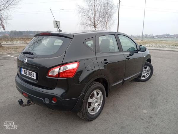 Black Nissan Qashqai 2010 in Vilnius, with an engine capacity of 1.60 L and mileage of 274 thousand km for 5100 €, photo 5 on AUTOMOTO.COM.LV
