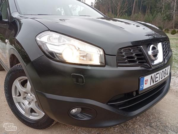 Black Nissan Qashqai 2010 in Vilnius, with an engine capacity of 1.60 L and mileage of 274 thousand km for 5100 €, photo 9 on AUTOMOTO.COM.LV