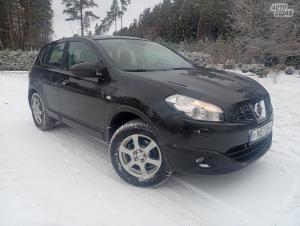 Melns Nissan Qashqai 2010 Viļņa, ar dzinēja tilpumu 1.60 L un nobraukumu 274 tūkst. km par 4950 €, foto 3 vietnē AUTOMOTO.COM.LV