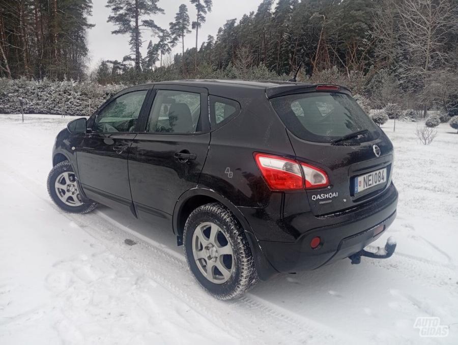 Melns Nissan Qashqai 2010 Viļņa, ar dzinēja tilpumu 1.60 L un nobraukumu 274 tūkst. km par 4950 €, foto 4 vietnē AUTOMOTO.COM.LV