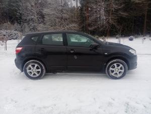 Melns Nissan Qashqai 2010 Viļņa, ar dzinēja tilpumu 1.60 L un nobraukumu 274 tūkst. km par 4950 €, foto 12 vietnē AUTOMOTO.COM.LV