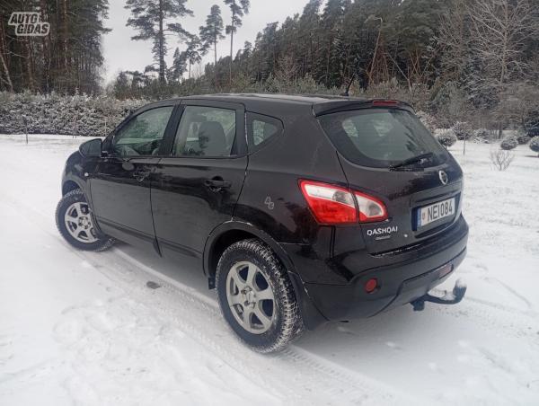 Melns Nissan Qashqai 2010 Viļņa, ar dzinēja tilpumu 1.60 L un nobraukumu 274 tūkst. km par 4950 €, foto 4 vietnē AUTOMOTO.COM.LV