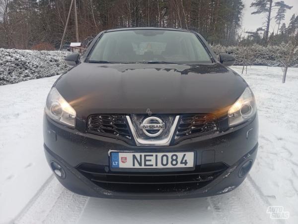 Black Nissan Qashqai 2010 in Vilnius, with an engine capacity of 1.60 L and mileage of 274 thousand km for 4950 €, photo 2 on AUTOMOTO.COM.LV