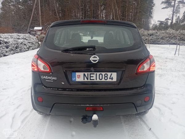 Black Nissan Qashqai 2010 in Vilnius, with an engine capacity of 1.60 L and mileage of 274 thousand km for 4950 €, photo 6 on AUTOMOTO.COM.LV