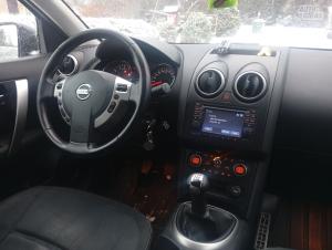 Black Nissan Qashqai 2010 in Vilnius, with an engine capacity of 1.60 L and mileage of 274 thousand km for 4950 €, photo 20 on AUTOMOTO.COM.LV