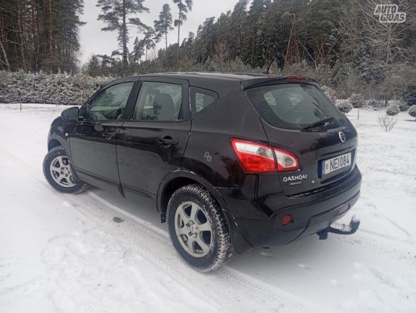 Melns Nissan Qashqai 2010 Viļņa, ar dzinēja tilpumu 1.60 L un nobraukumu 274 tūkst. km par 4950 €, foto 5 vietnē AUTOMOTO.COM.LV