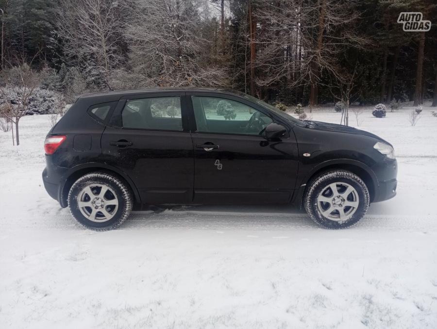 Melns Nissan Qashqai 2010 Viļņa, ar dzinēja tilpumu 1.60 L un nobraukumu 274 tūkst. km par 4950 €, foto 12 vietnē AUTOMOTO.COM.LV