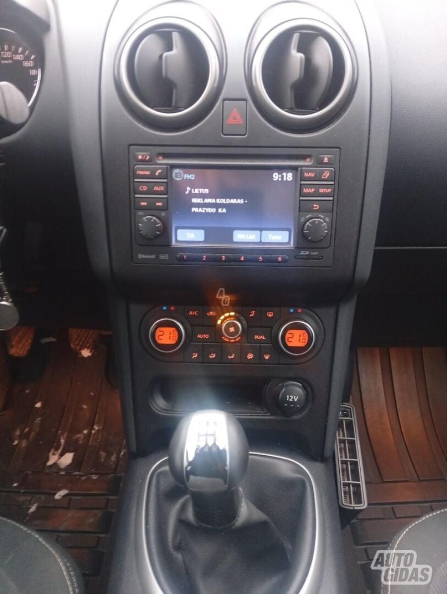 Melns Nissan Qashqai 2010 Viļņa, ar dzinēja tilpumu 1.60 L un nobraukumu 274 tūkst. km par 4950 €, foto 18 vietnē AUTOMOTO.COM.LV