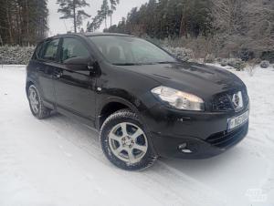 Melns Nissan Qashqai 2010 Viļņa, ar dzinēja tilpumu 1.60 L un nobraukumu 274 tūkst. km par 4950 €, foto 3 vietnē AUTOMOTO.COM.LV