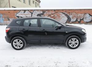 Melns Nissan Qashqai 2010 Šauļi, ar dzinēja tilpumu 1.50 L un nobraukumu 247 tūkst. km par 4850 €, foto 7 vietnē AUTOMOTO.COM.LV