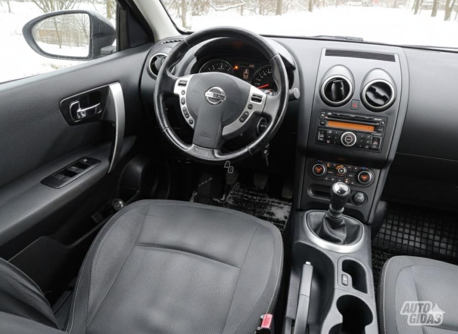 Melns Nissan Qashqai 2010 Šauļi, ar dzinēja tilpumu 1.50 L un nobraukumu 247 tūkst. km par 4850 €, foto 9 vietnē AUTOMOTO.COM.LV