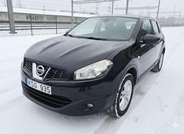 Melns Nissan Qashqai 2010 Šauļi, ar dzinēja tilpumu 1.46 L un nobraukumu 247 tūkst. km par 4850 €, foto 3 vietnē AUTOMOTO.COM.LV