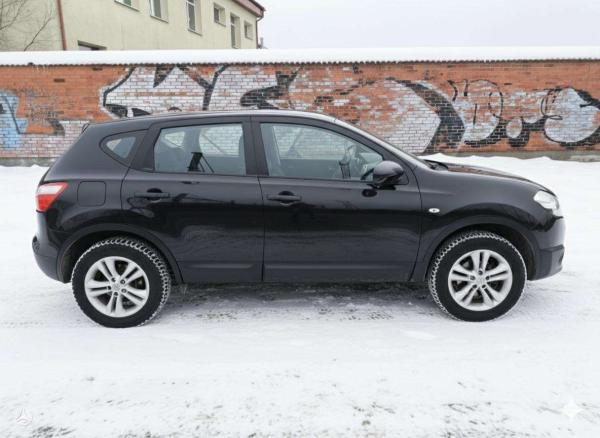 Melns Nissan Qashqai 2010 Šauļi, ar dzinēja tilpumu 1.46 L un nobraukumu 247 tūkst. km par 4850 €, foto 8 vietnē AUTOMOTO.COM.LV