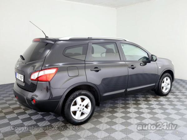 Black Nissan Qashqai 2010 in Tallinn, with an engine capacity of 1.60 L and mileage of 199 thousand km for 3199 €, photo 3 on AUTOMOTO.COM.LV