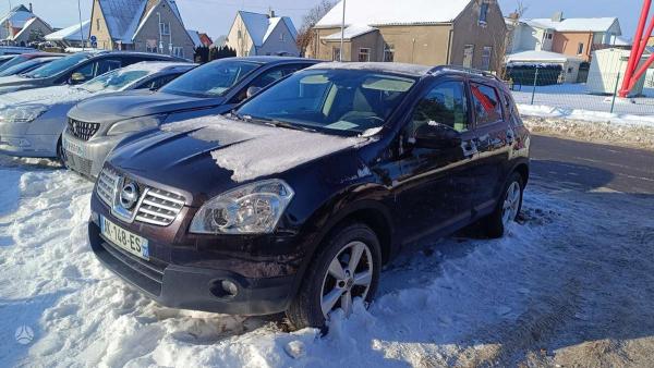 Black Nissan Qashqai 2010 in Taurage, with an engine capacity of 1.46 L and mileage of 250 thousand km for 3500 €, photo 1 on AUTOMOTO.COM.LV