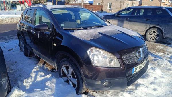 Black Nissan Qashqai 2010 in Taurage, with an engine capacity of 1.46 L and mileage of 250 thousand km for 3500 €, photo 3 on AUTOMOTO.COM.LV