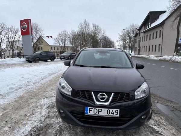 Black Nissan Qashqai 2010 in Klaipeda, with an engine capacity of 1.60 L and mileage of 99 thousand km for 7500 €, photo 3 on AUTOMOTO.COM.LV