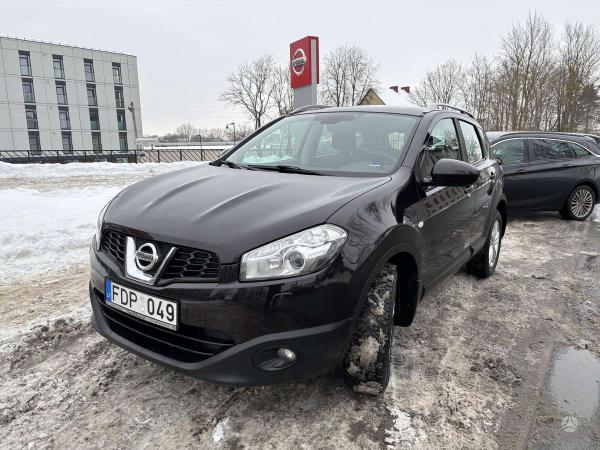 Black Nissan Qashqai 2010 in Klaipeda, with an engine capacity of 1.60 L and mileage of 99 thousand km for 7500 €, photo 5 on AUTOMOTO.COM.LV