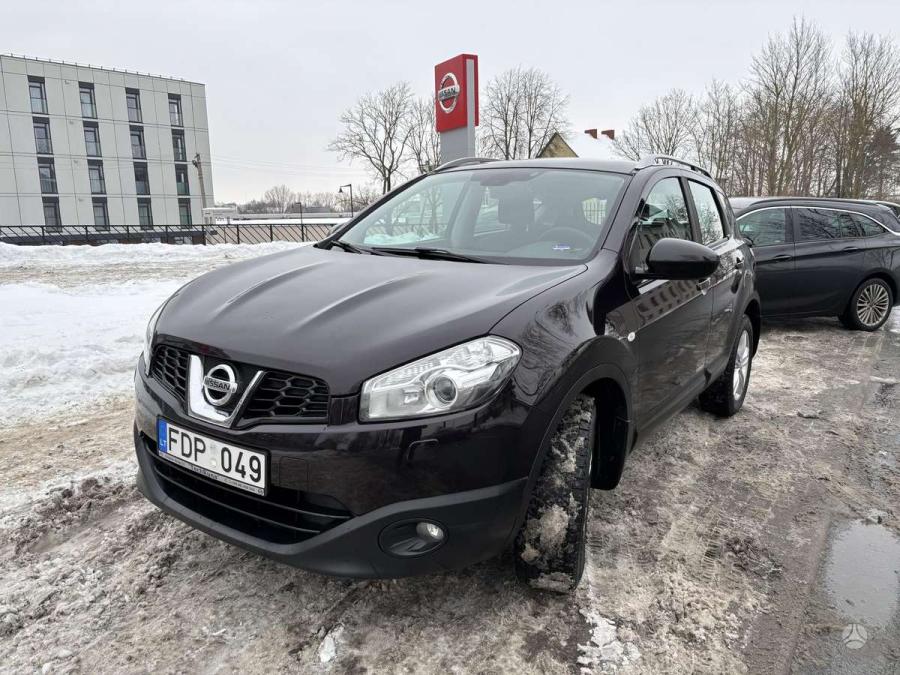 Melns Nissan Qashqai 2010 Klaipėda, ar dzinēja tilpumu 1.60 L un nobraukumu 99 tūkst. km par 7500 €, foto 5 vietnē AUTOMOTO.COM.LV