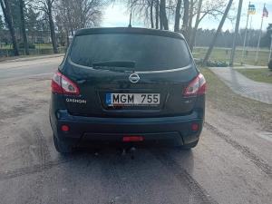 Black Nissan Qashqai 2010 in Utena, with an engine capacity of 2.00 L and mileage of 271 thousand km for 5200 €, photo 5 on AUTOMOTO.COM.LV