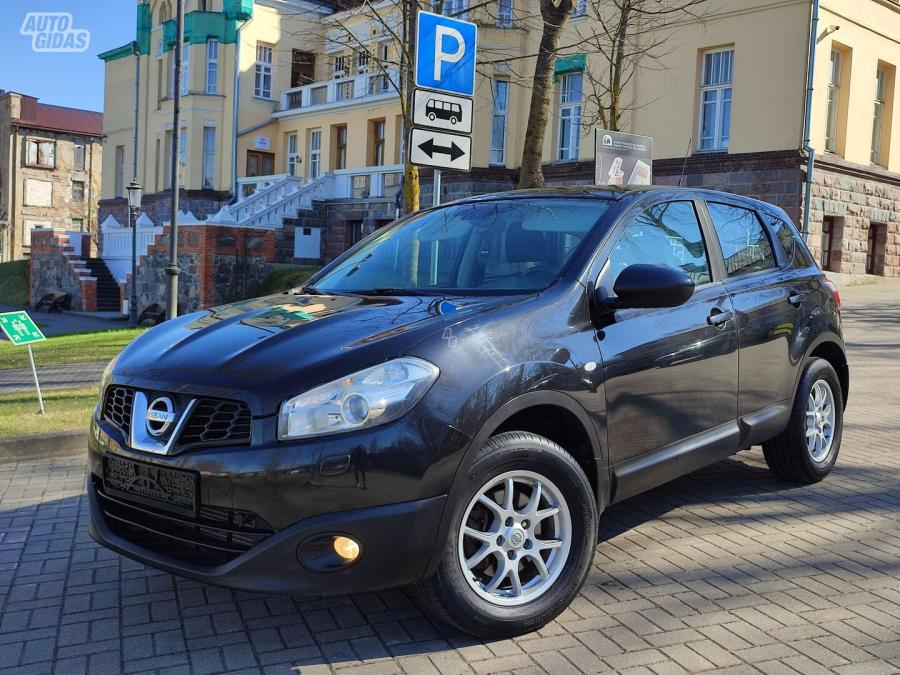 Melns Nissan Qashqai 2010 Šauļi, ar dzinēja tilpumu 2.00 L un nobraukumu 300 tūkst. km par 4800 €, foto 1 vietnē AUTOMOTO.COM.LV