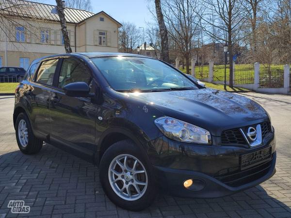 Melns Nissan Qashqai 2010 Šauļi, ar dzinēja tilpumu 2.00 L un nobraukumu 300 tūkst. km par 4800 €, foto 2 vietnē AUTOMOTO.COM.LV