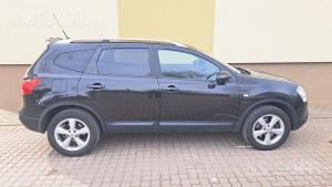 Black Nissan Qashqai 2010 in Ogre, with an engine capacity of 2.00 L and mileage of 298 thousand km for 4999 €, photo 7 on AUTOMOTO.COM.LV