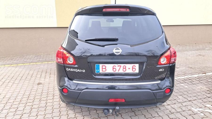 Black Nissan Qashqai 2010 in Ogre, with an engine capacity of 2.00 L and mileage of 298 thousand km for 4999 €, photo 8 on AUTOMOTO.COM.LV