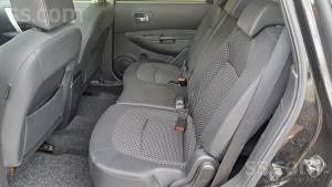 Black Nissan Qashqai 2010 in Ogre, with an engine capacity of 2.00 L and mileage of 298 thousand km for 4999 €, photo 19 on AUTOMOTO.COM.LV