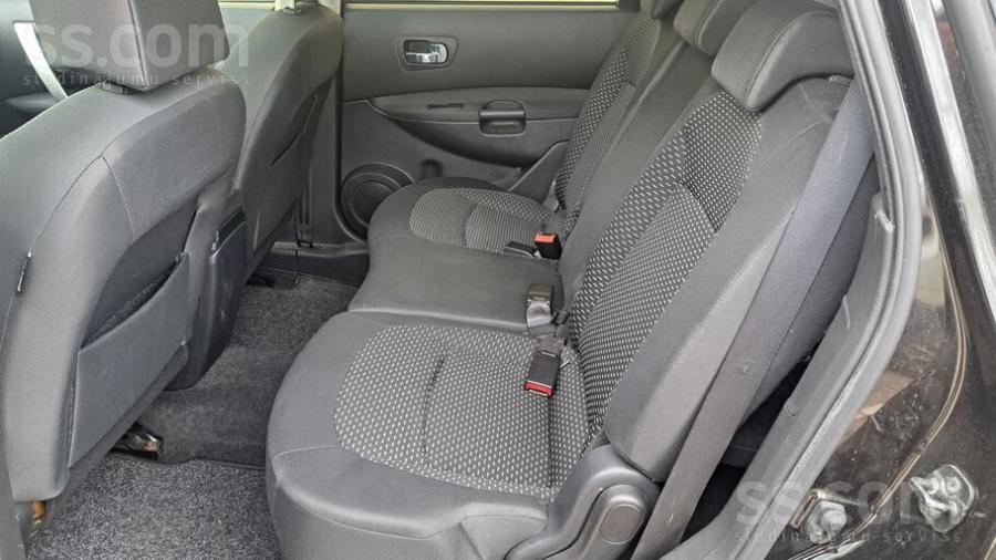 Black Nissan Qashqai 2010 in Ogre, with an engine capacity of 2.00 L and mileage of 298 thousand km for 4999 €, photo 19 on AUTOMOTO.COM.LV