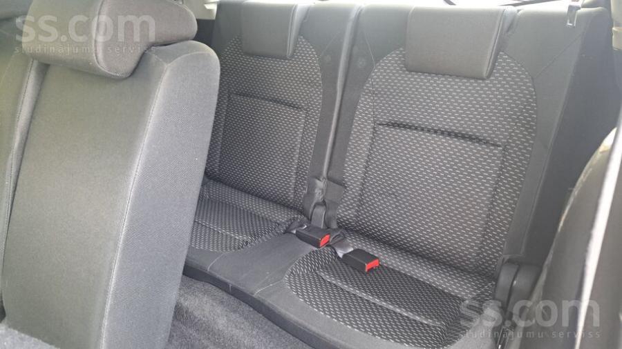 Black Nissan Qashqai 2010 in Ogre, with an engine capacity of 2.00 L and mileage of 298 thousand km for 4999 €, photo 20 on AUTOMOTO.COM.LV