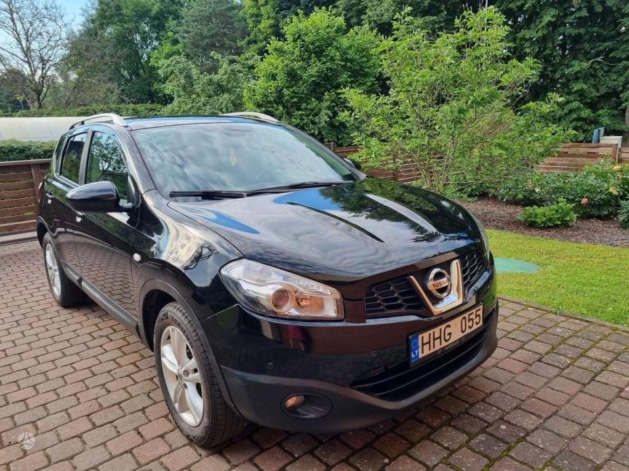 Melns Nissan Qashqai 2010 Kauņa, ar dzinēja tilpumu 2.00 L un nobraukumu 311 tūkst. km par 4200 €, foto 3 vietnē AUTOMOTO.COM.LV