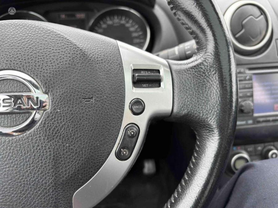 Melns Nissan Qashqai 2010 Viļņa, ar dzinēja tilpumu 1.46 L un nobraukumu 302 tūkst. km par 3700 €, foto 13 vietnē AUTOMOTO.COM.LV