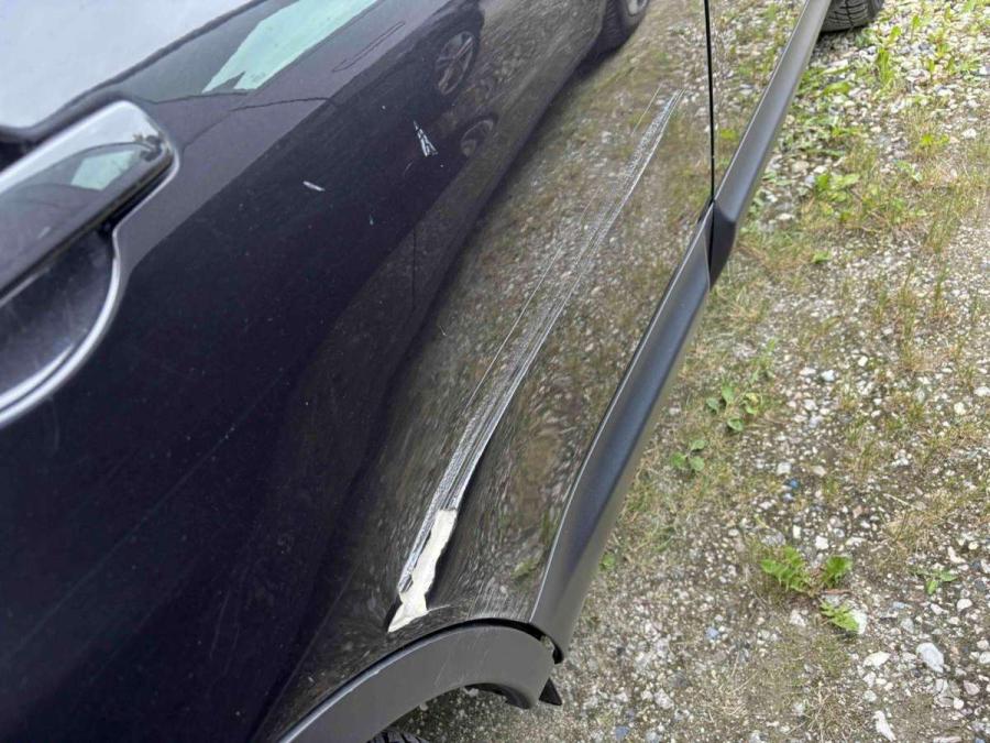 Melns Nissan Qashqai 2010 Viļņa, ar dzinēja tilpumu 1.46 L un nobraukumu 302 tūkst. km par 3700 €, foto 17 vietnē AUTOMOTO.COM.LV