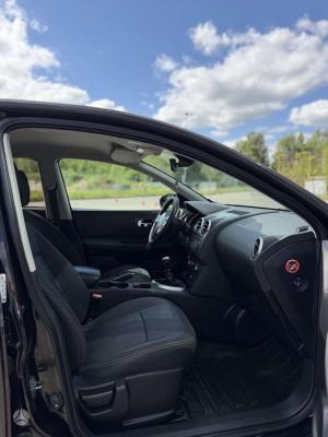 Black Nissan Qashqai 2010 in Siauliai, with an engine capacity of 1.46 L and mileage of 341 thousand km for 4600 €, photo 14 on AUTOMOTO.COM.LV